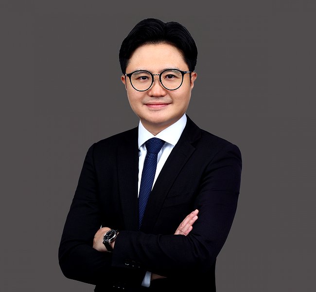 Amos Tan - Meritus Law LLC